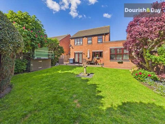 4 bed property for sale