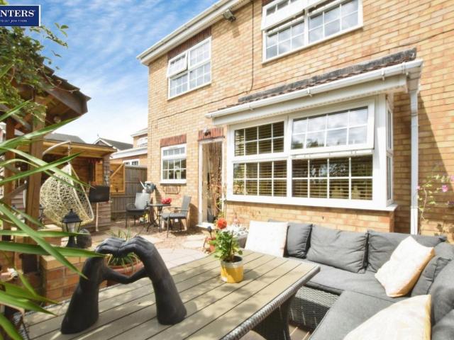 4 bed property for sale