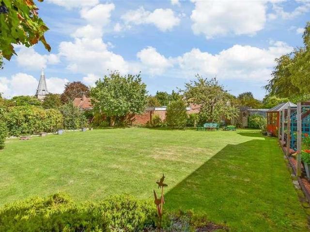 4 bed property for sale