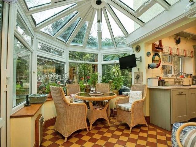 4 bed property for sale