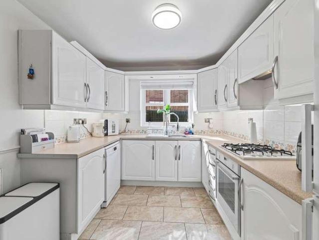 4 bed property for sale