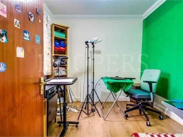 4 bed property for sale