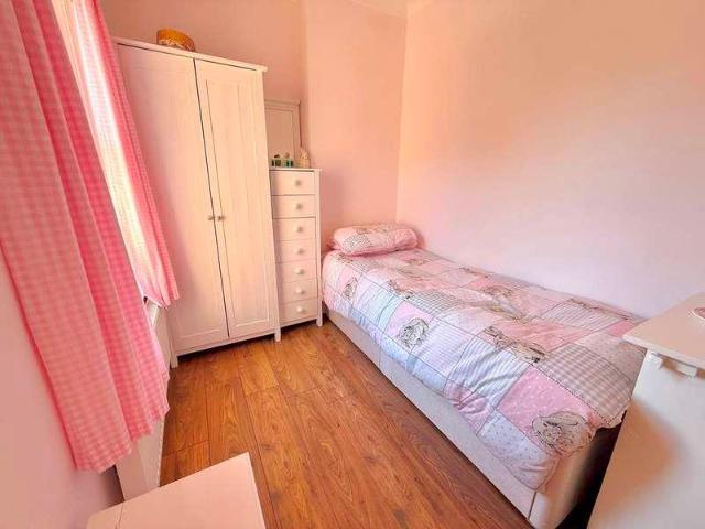 4 bed property for sale