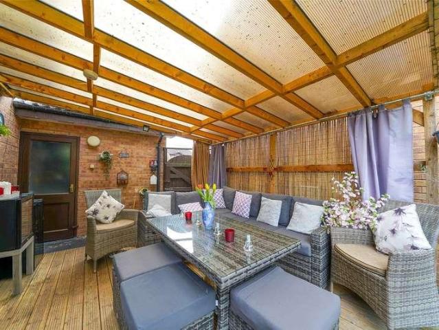 4 bed property for sale