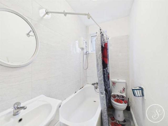 4 bed property for sale
