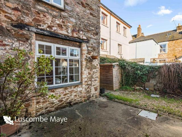 4 bed property for sale