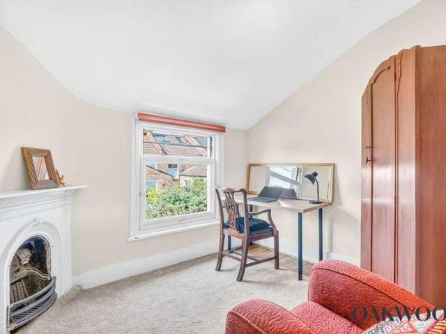 4 bed property for sale
