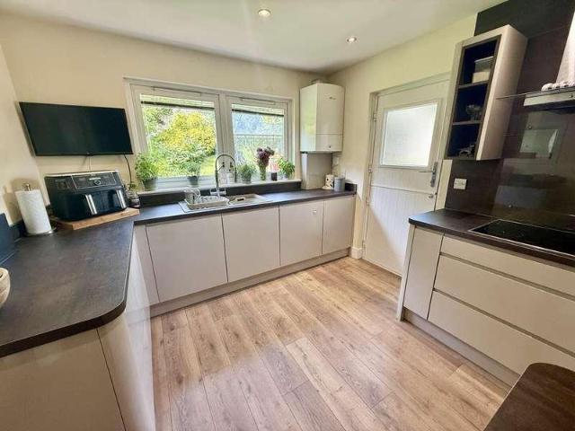 4 bed property for sale