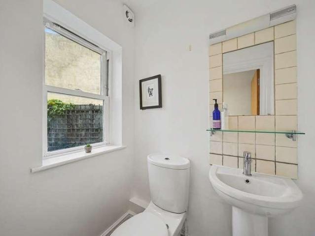 4 bed property for sale