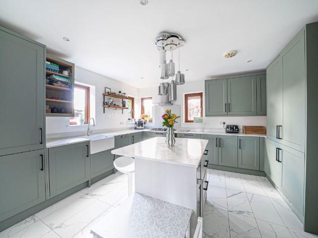4 bed property for sale