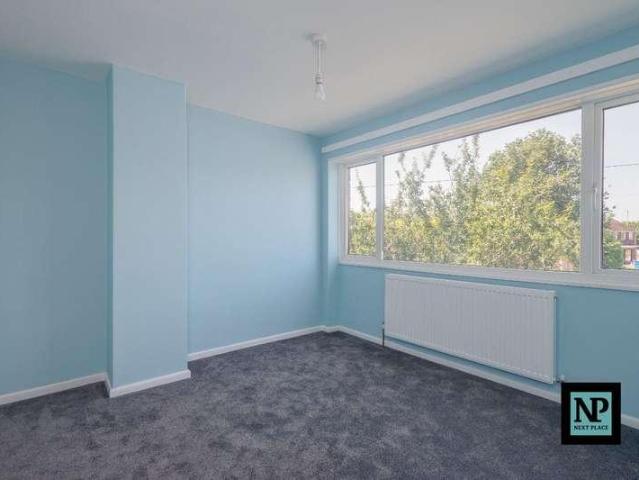 4 bed property for sale