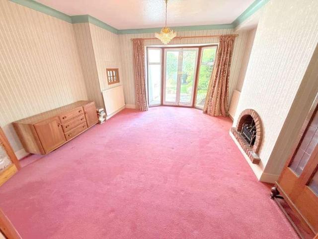 4 bed property for sale