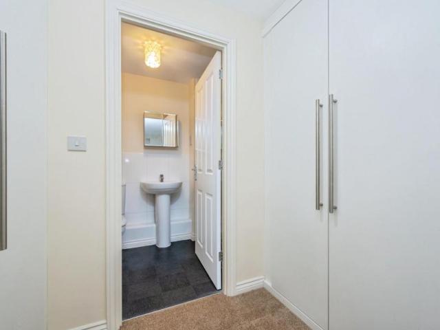 4 bed property for sale
