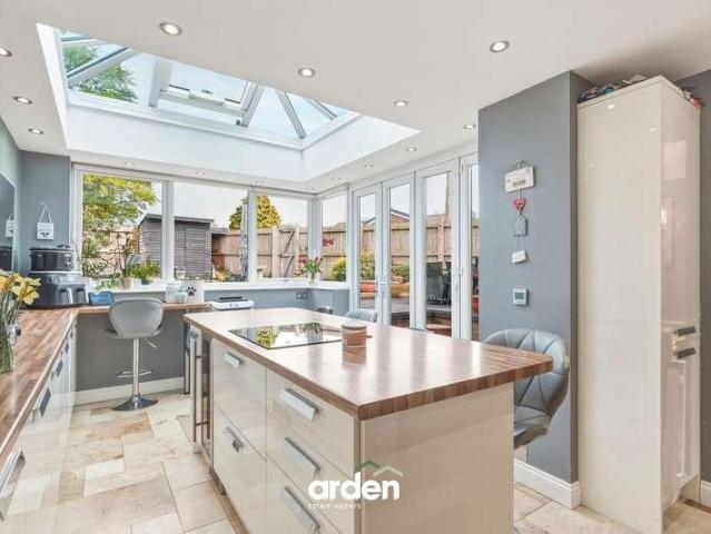 4 bed property for sale