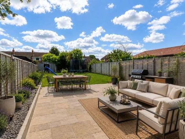 4 bed property for sale
