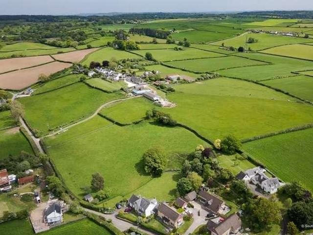 4 bed property for sale