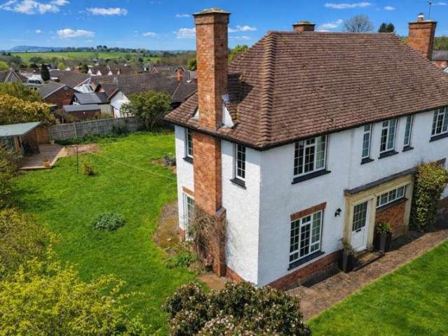 4 bed property for sale