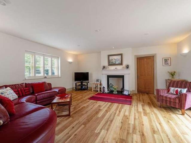 4 bed property for sale