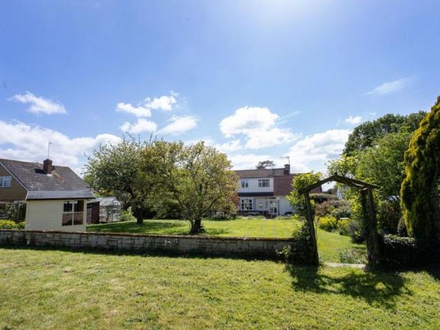 4 bed property for sale