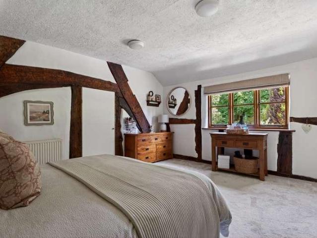 4 bed property for sale