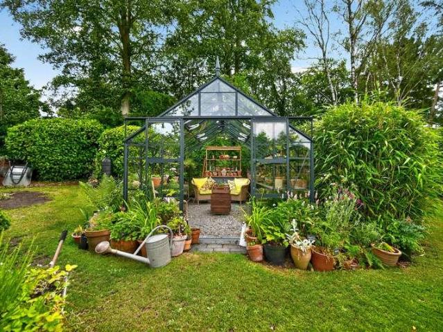 4 bed property for sale