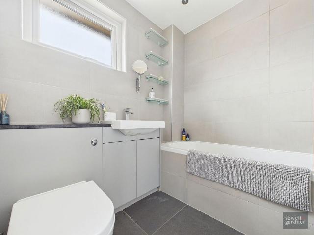 4 bed property for sale