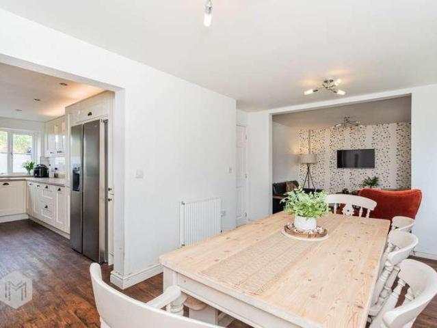 4 bed property for sale