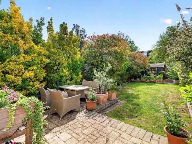 4 bed property for sale