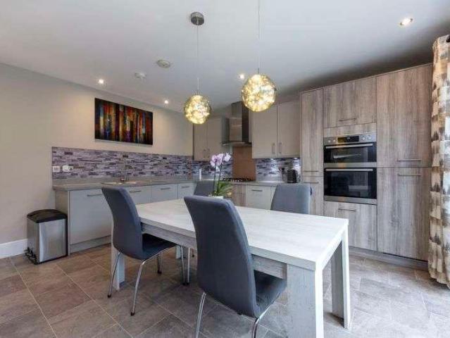 4 bed property for sale