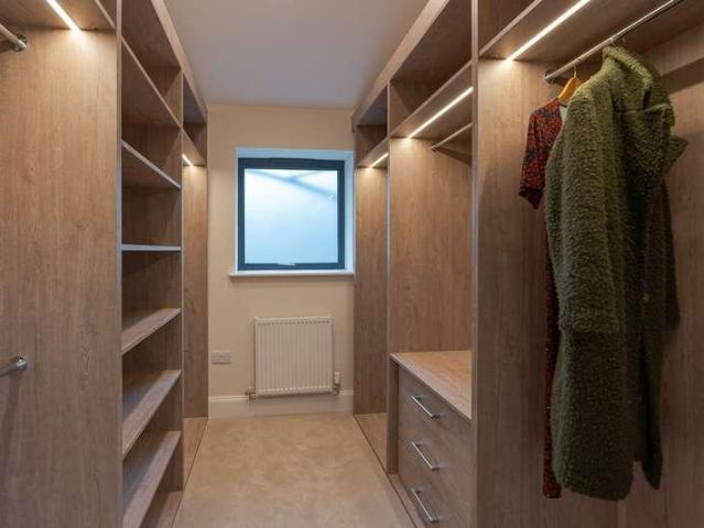 4 bed property for sale