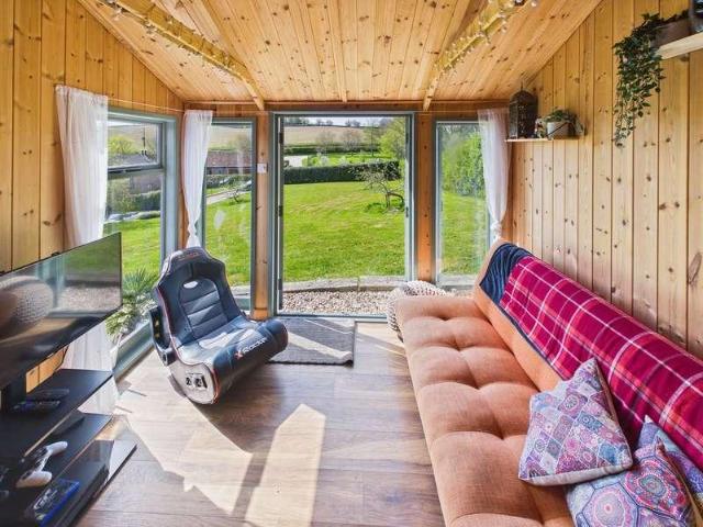 4 bed property for sale