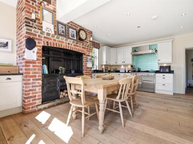 4 bed property for sale