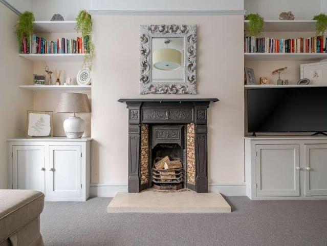 4 bed property for sale