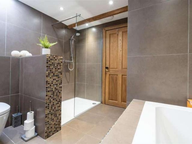 4 bed property for sale