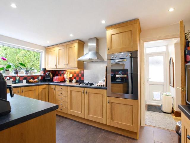 4 bed property for sale