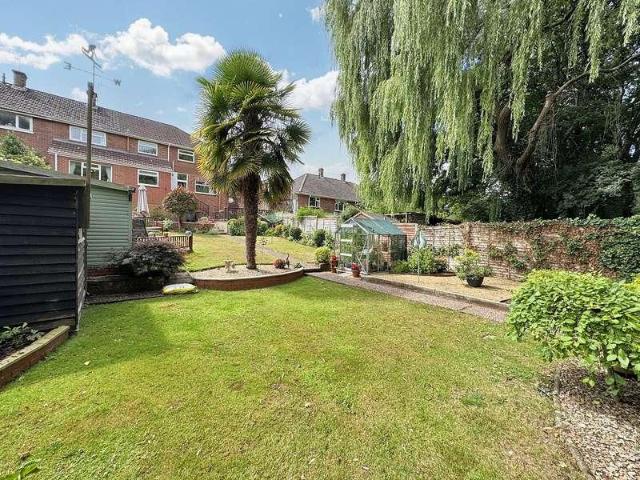 4 bed property for sale