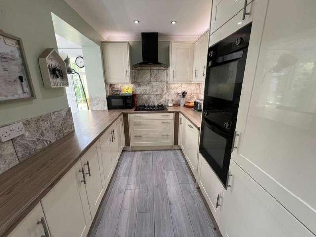 4 bed property for sale