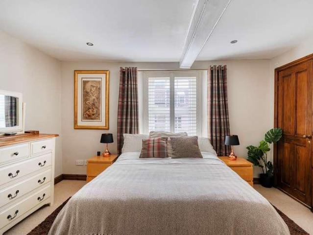 4 bed property for sale