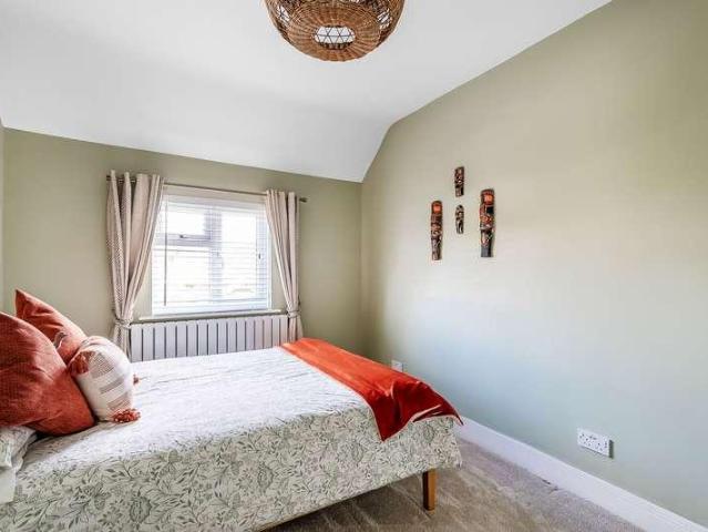 4 bed property for sale