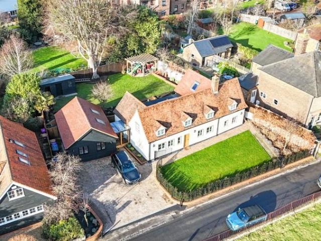 4 bed property for sale