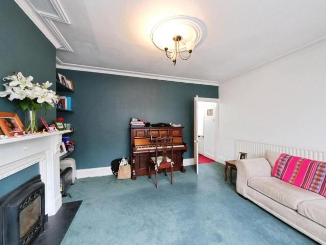 4 bed property for sale