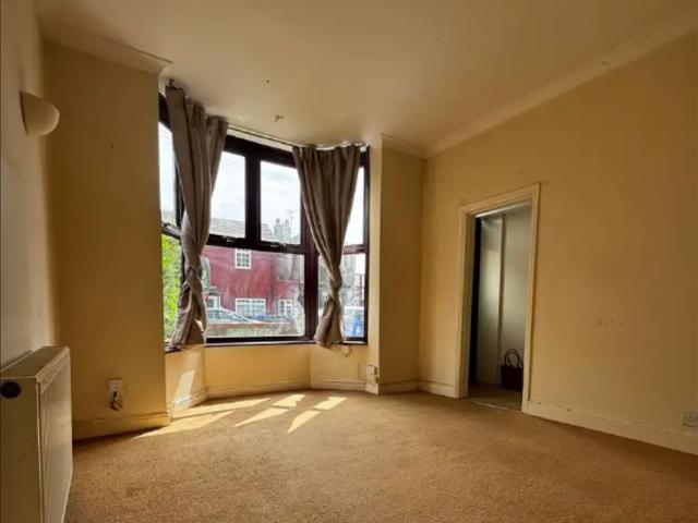 4 bed property for sale