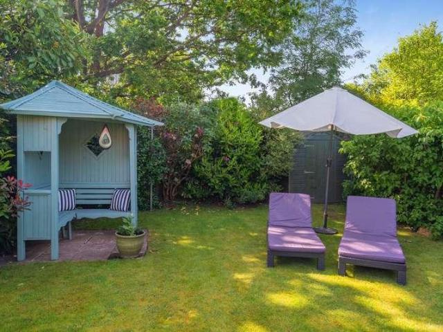 4 bed property for sale