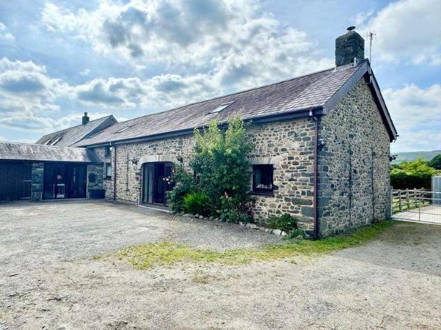 4 bed property for sale