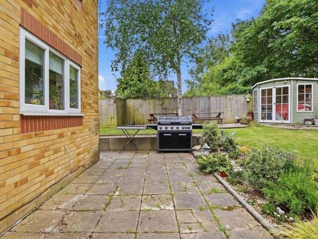 4 bed property for sale