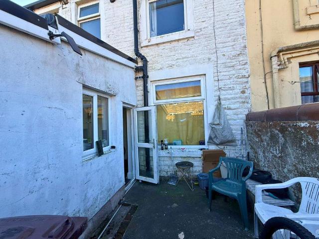 4 bed property for sale