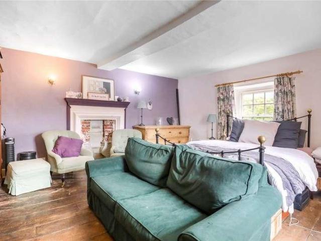 4 bed property for sale