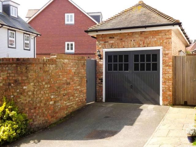 4 bed property for sale