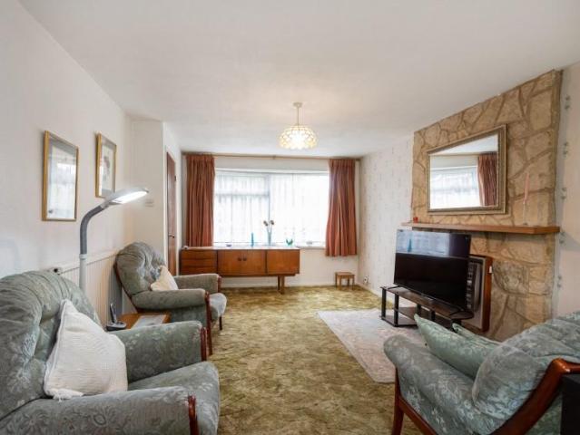 4 bed property for sale