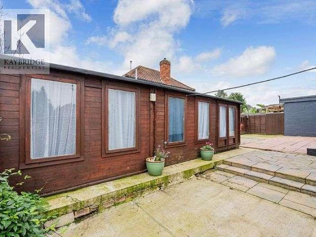 4 bed property for sale